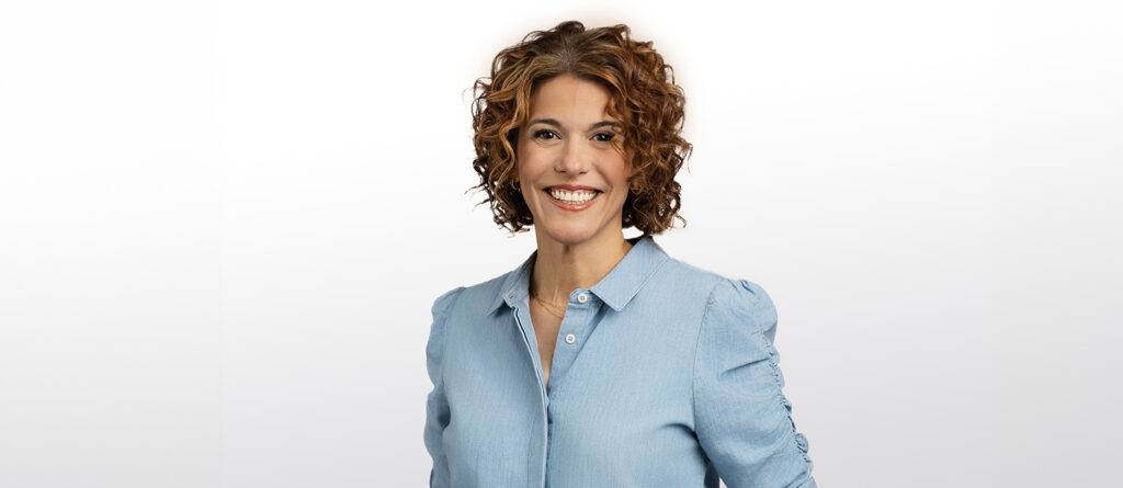 How to Achieve a Natural Smile in Professional Headshots
