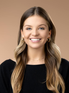 Top 17 Professional Headshot Examples For Men & Women [AUGUST 2024 ...