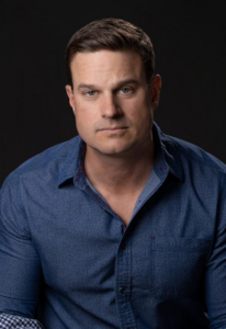 Top 17 Professional Headshot Examples For Men & Women [AUGUST 2024 ...